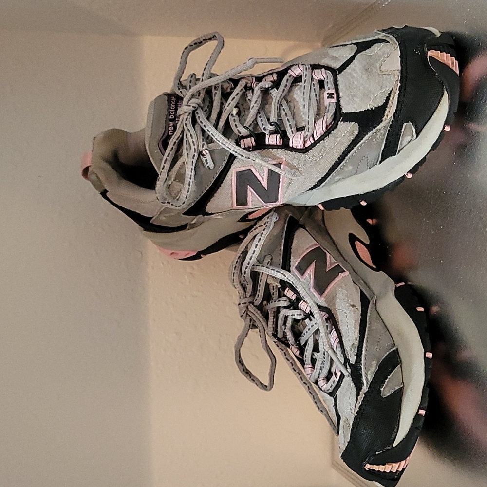 New Balance Gray & Pink All Terrain Tread Sl-1 606 Sn… - Gem